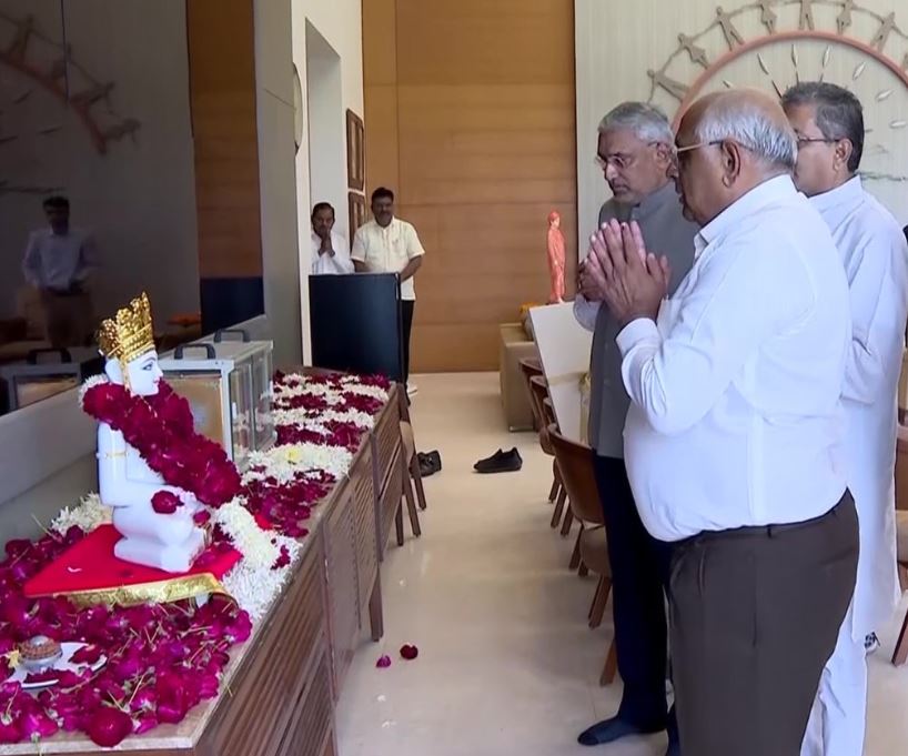 भूपेंद्र पटेल ने गुजरात के मुख्यमंत्री के रूप में संभाला कार्यभार, सभी ...